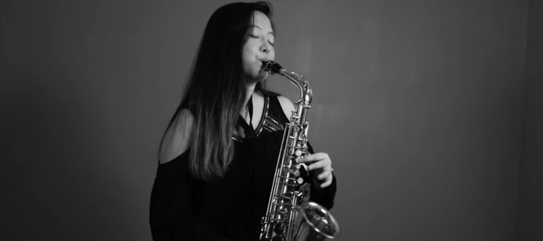 How to Read and Use a Saxophone Fingering Chart - Sessions Music